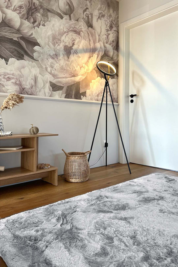 Shaggy Mono Smoky Quartz Rug: Grey high-pile rug with a silvery sheen ...