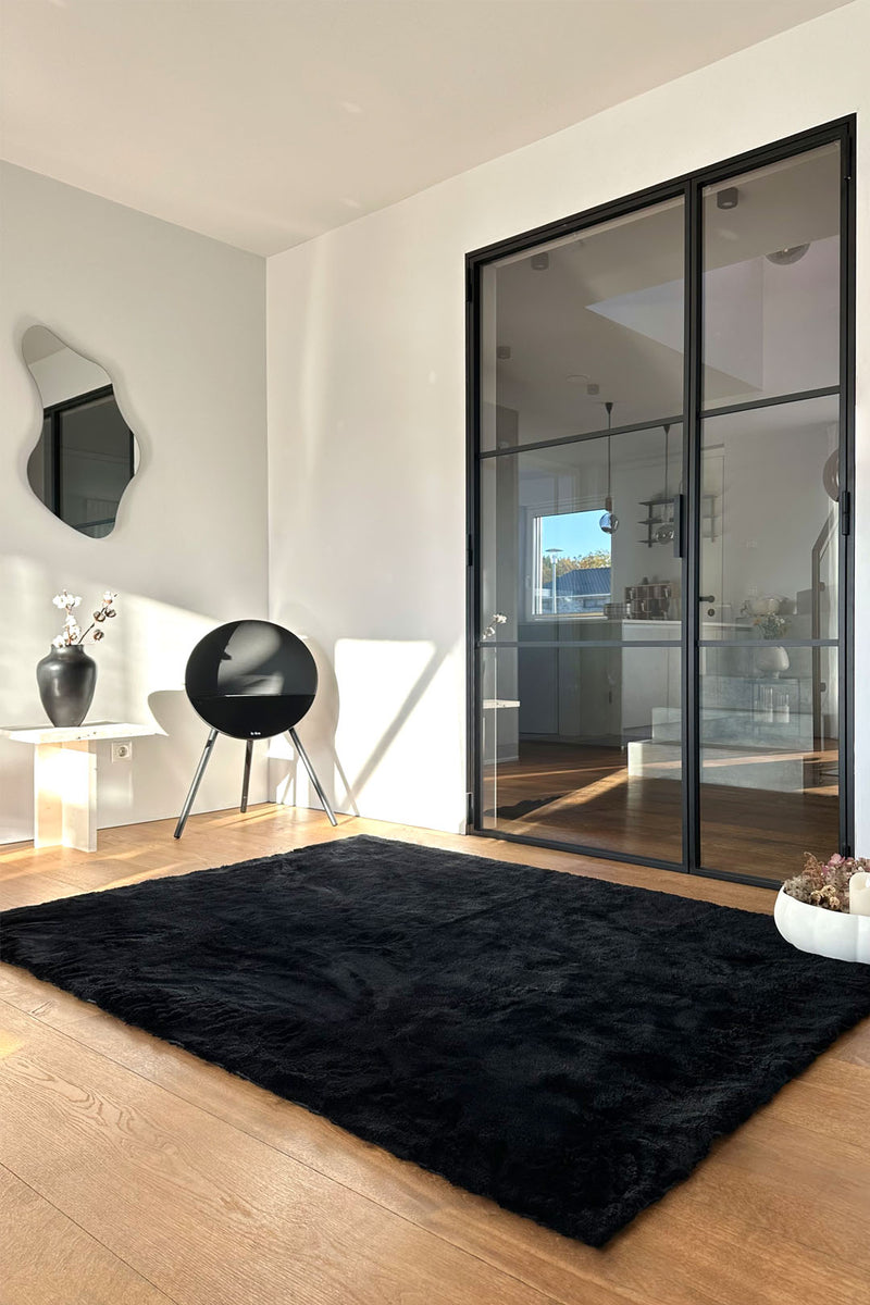 Shaggy Mono Smoky Quartz Rug: Grey high-pile rug with a silvery sheen ...